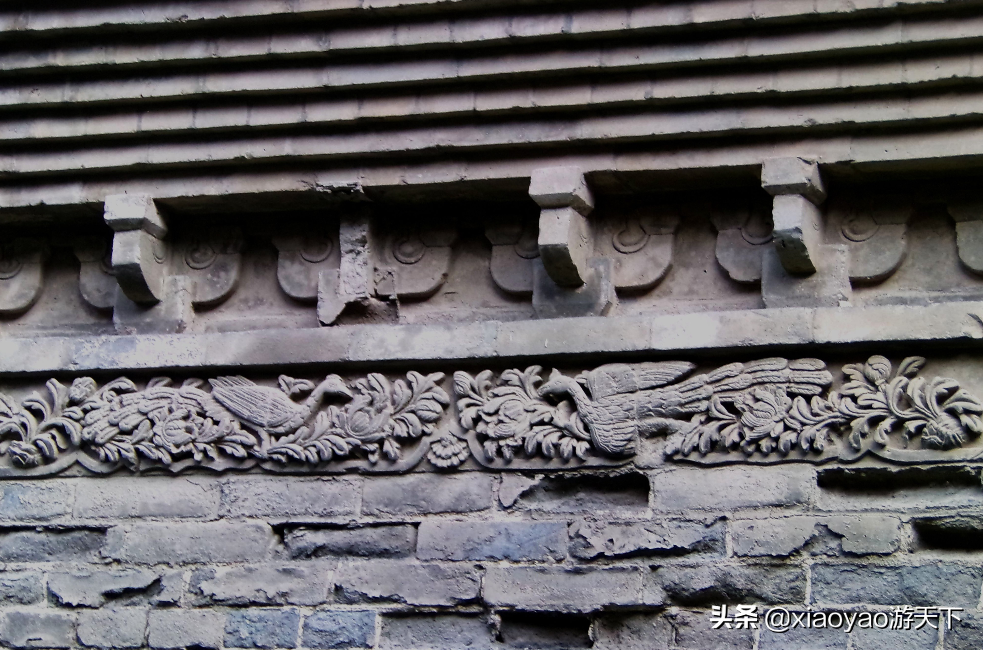 The pagoda of Baoqing Temple at the gate of Xi'an Academy, writing the ...