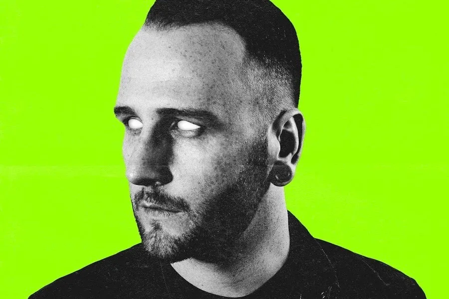 The British zombie boy Zomboy strikes, no one can escape the electronic ...