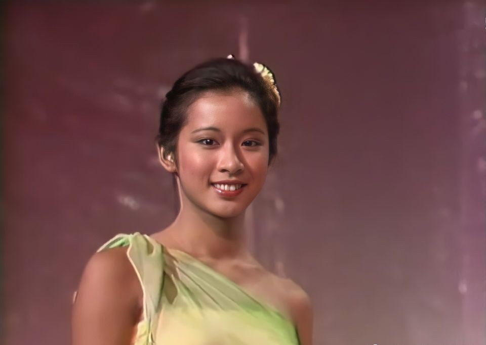 Guo Jingjing's mother-in-law appeared at the Hong Kong sister party ...