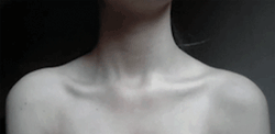 Why do our collarbones look different?Is it risky to deliberately ...
