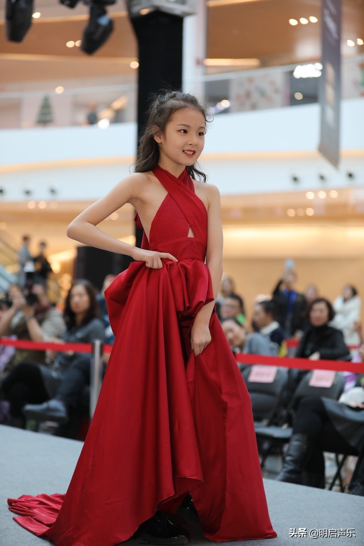 Jiang Chen Ai Ning's original single "Artist" released on the whole network - iNEWS