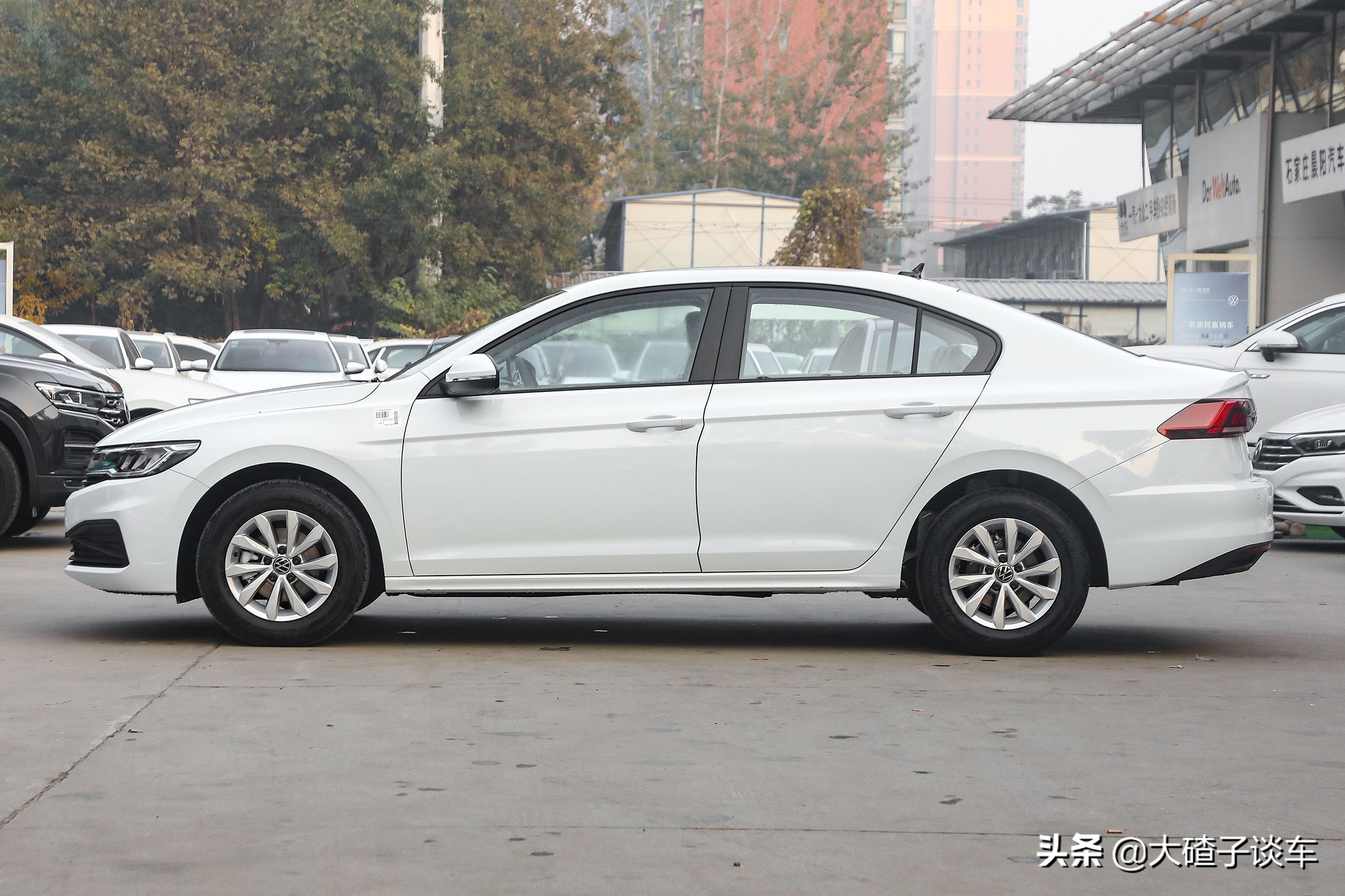 New Bora, interior upgrade, lower fuel consumption - iNEWS