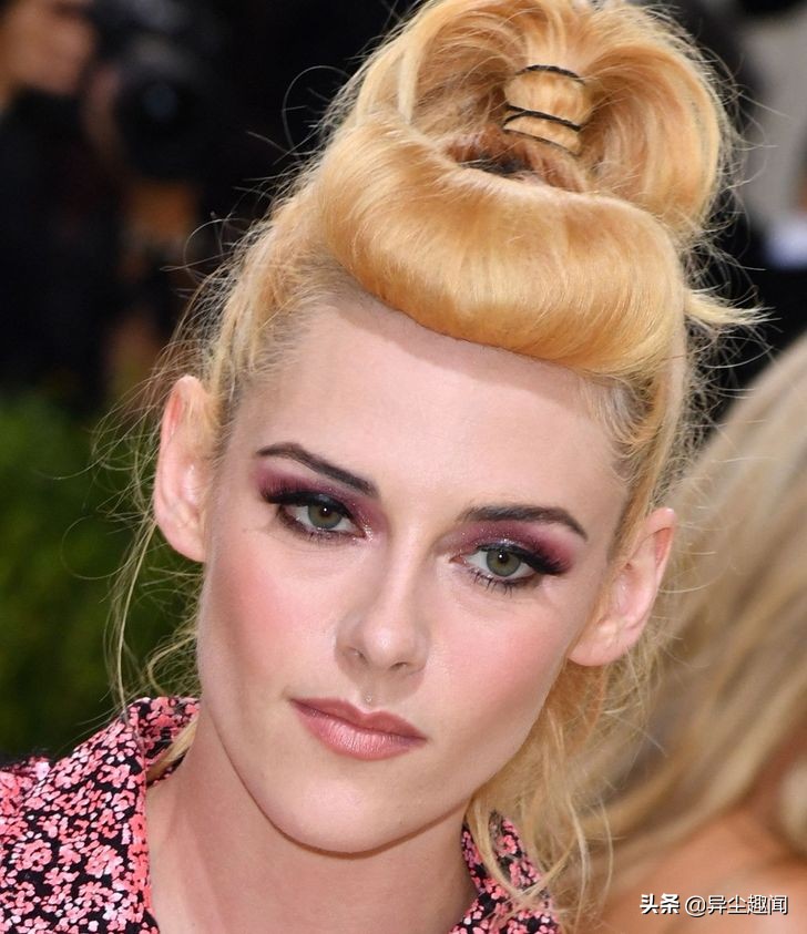 14 stars who decided not to hide their protruding ears and proudly ...