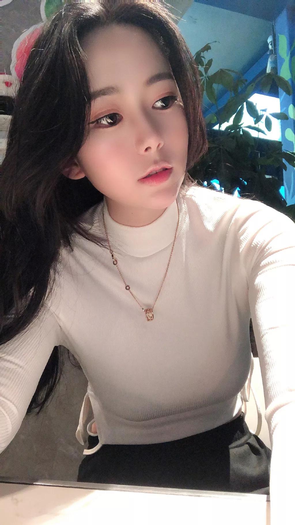 The temperament goddess "Yan Ruyu baby" has a beautiful appearance and ...