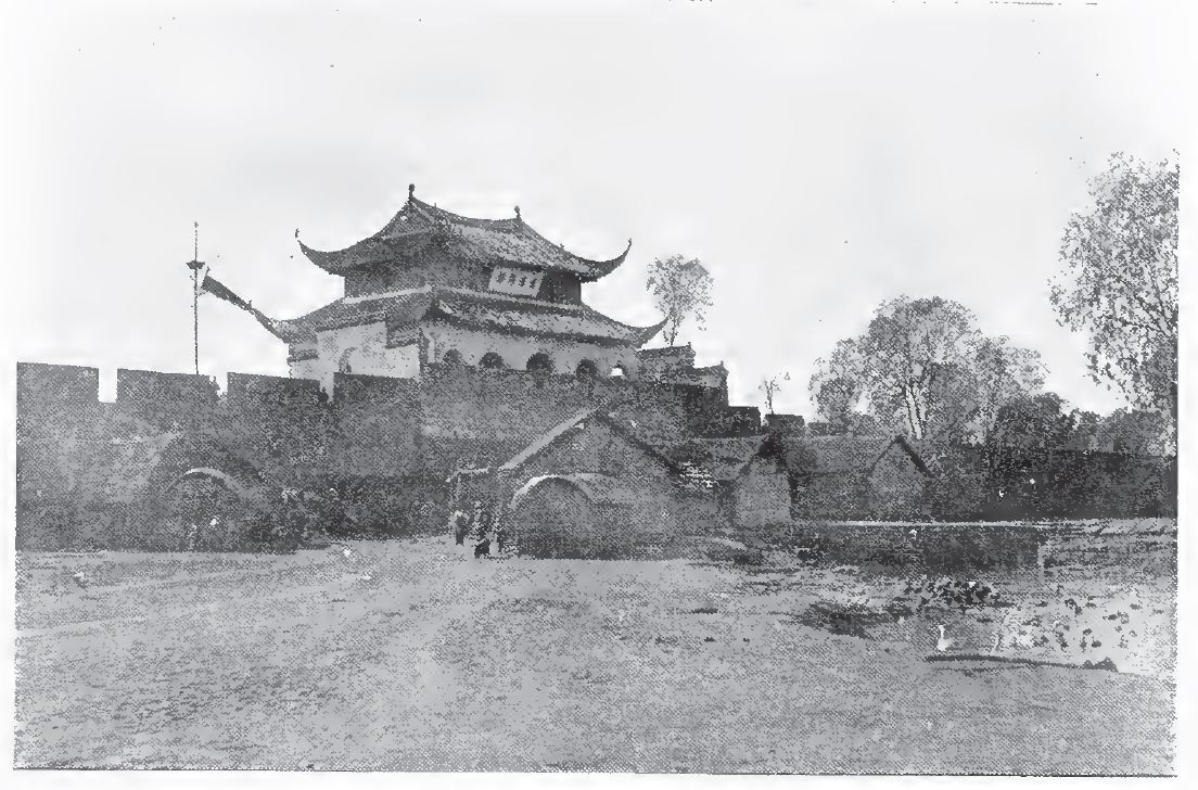 The old shadows of the old city gate of Hankou 120 years ago - iNEWS