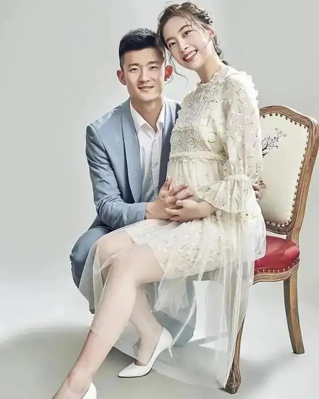 Wang Shixian and Chenlong are online!Before the Olympics, Chen Long ...