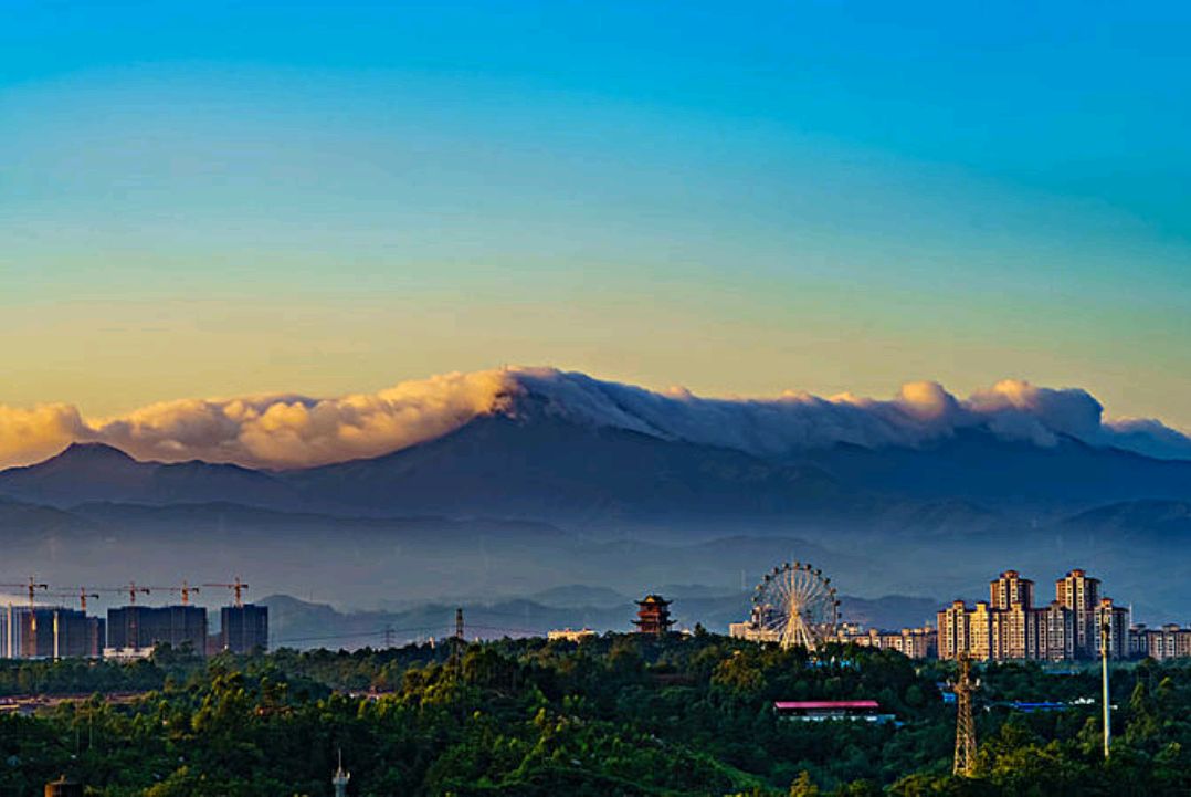 The largest city in Jiangxi, larger than the five Nanchang, rich in ...