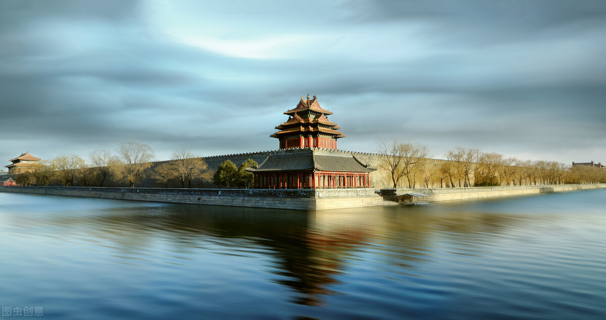 What is the relationship between ancient architecture and the "five ...