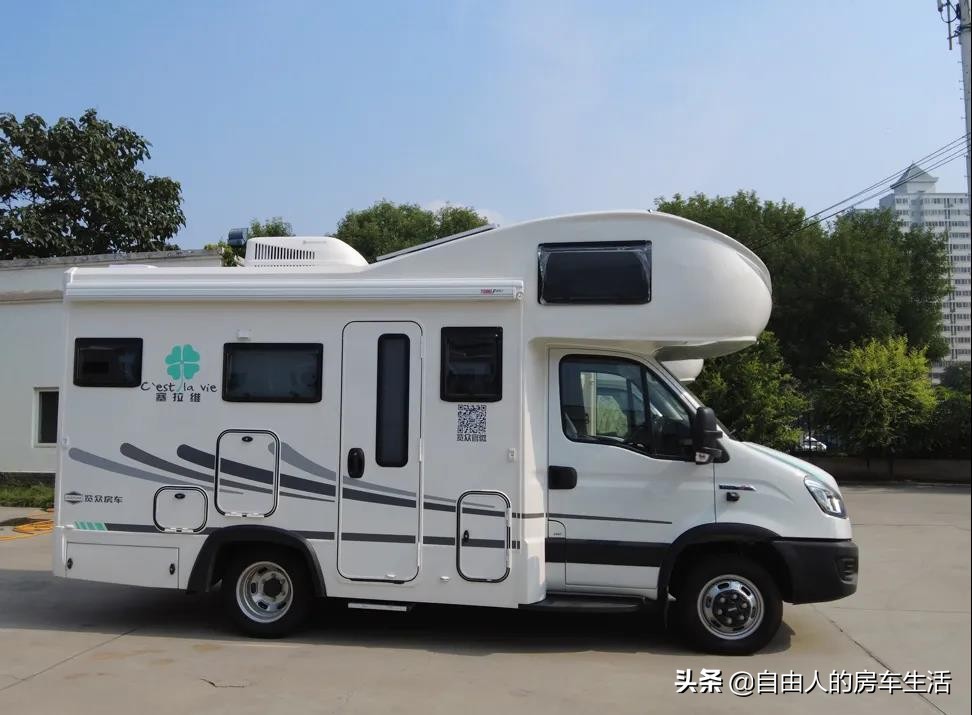 Seravi RV—National VI 3.0T+8AT - iNEWS