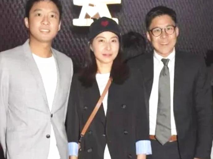 The three brothers of Huo Qigang are rarely in the same frame!Two ...