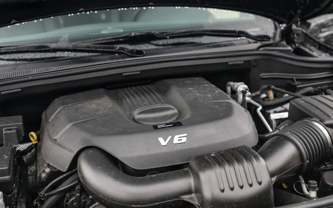 I was in awe when I heard the name of the car!3.0L V6+8AT, the blackened temperament of the ...