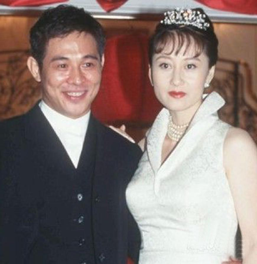 He Youjun thinks that Xi Mengyao wears leggings and his butt is too high for her to wear, and ...