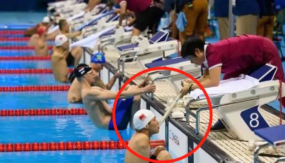 Inspirational picture of the Paralympic Games: Swimming pool armless ...