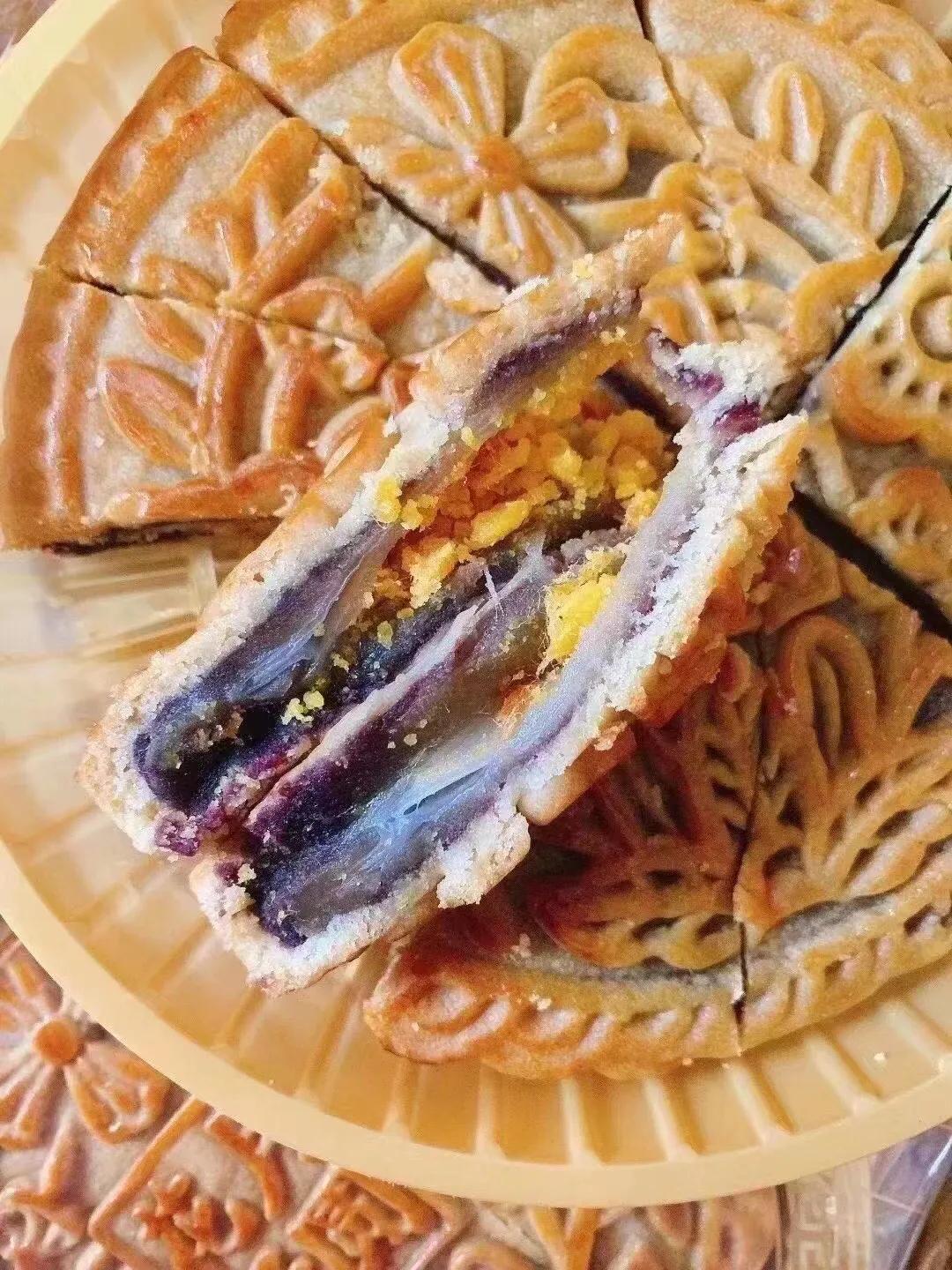 Chaoshan Mooncake, Purple Sweet Potato, Red Bean and Taro Puree - iNEWS