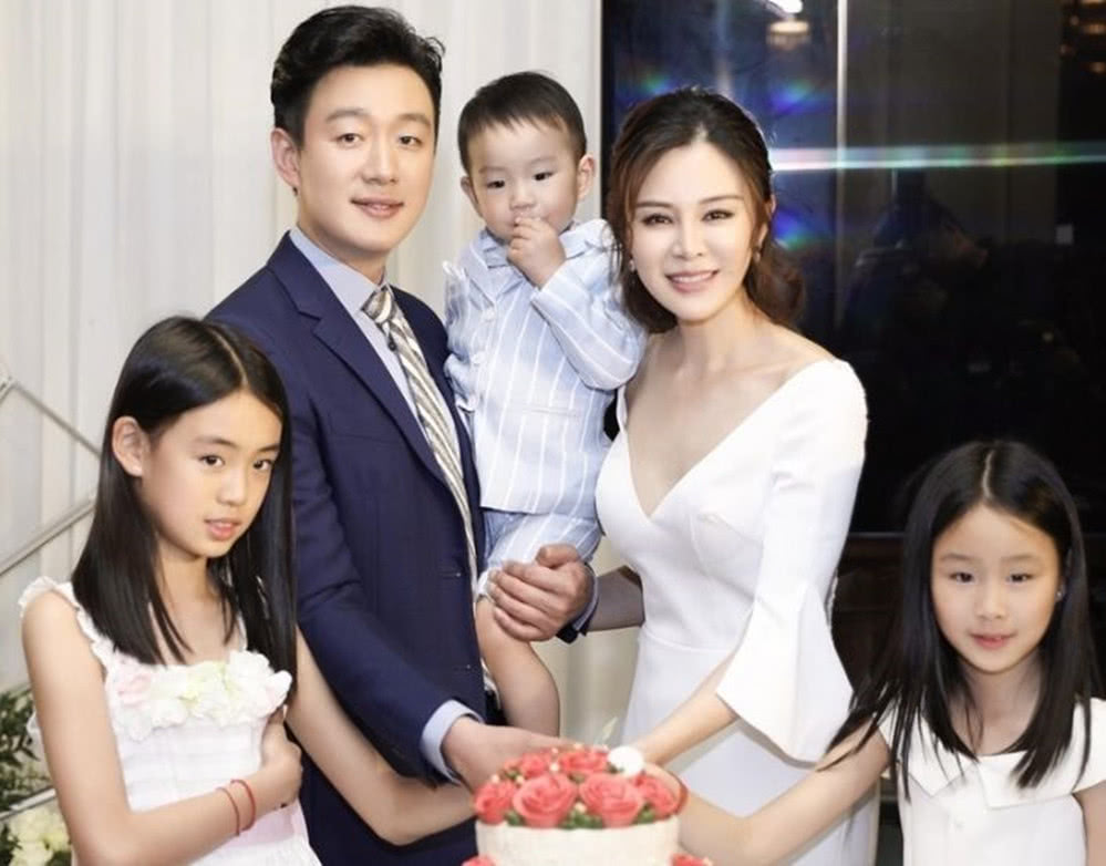 Relying on the gold master to change his fate against the sky, and ...