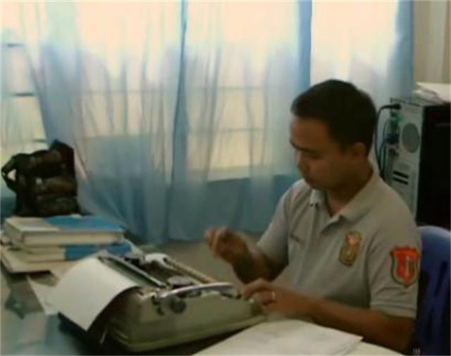 Rizal Prison in the Philippines: a mixed-gender prison where prisoners ...