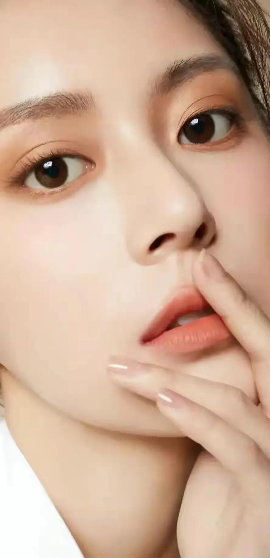 Shanghai actress-Tang Min - iNEWS