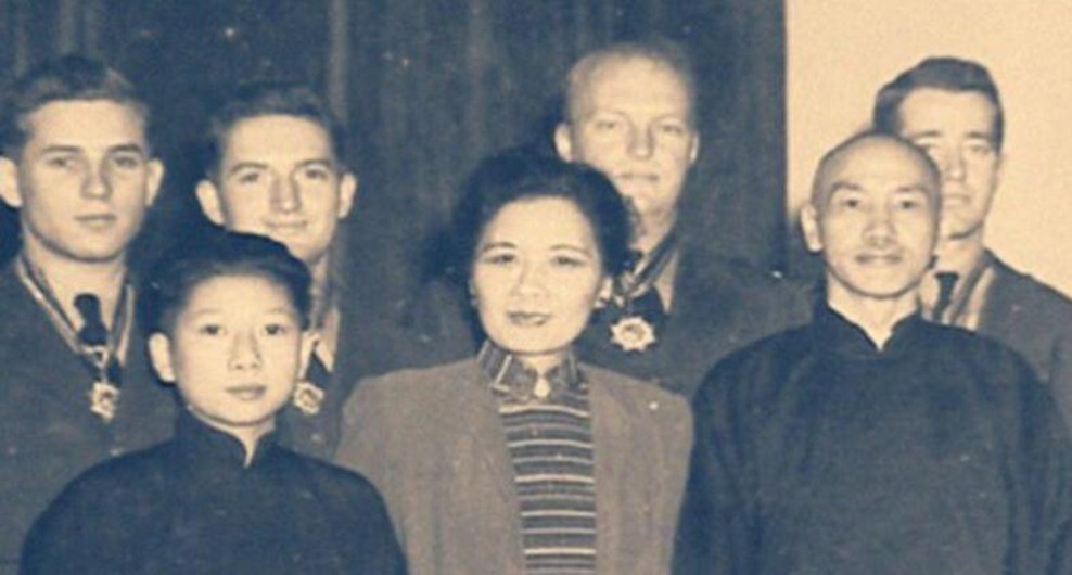 In 1946, Kong Lingjun was molested by Long Yun's son. The two sides ...
