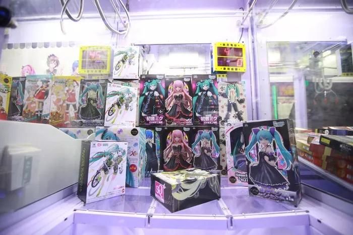 Akihabara-themed Japanese Crane Machine - iNEWS