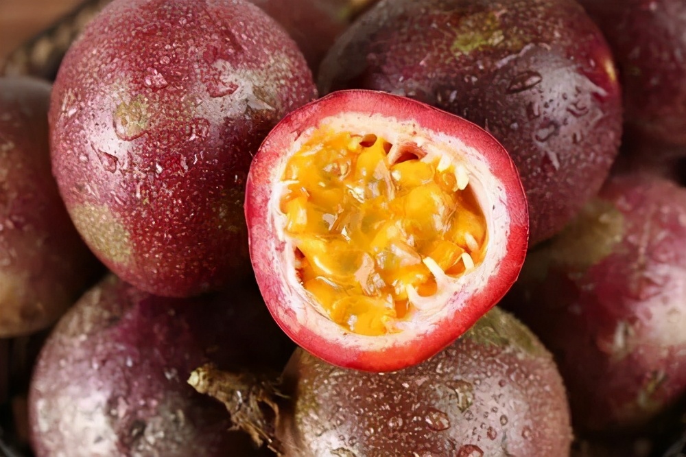 Cough in winter, boil water with these two fruits to drink, reduce ...