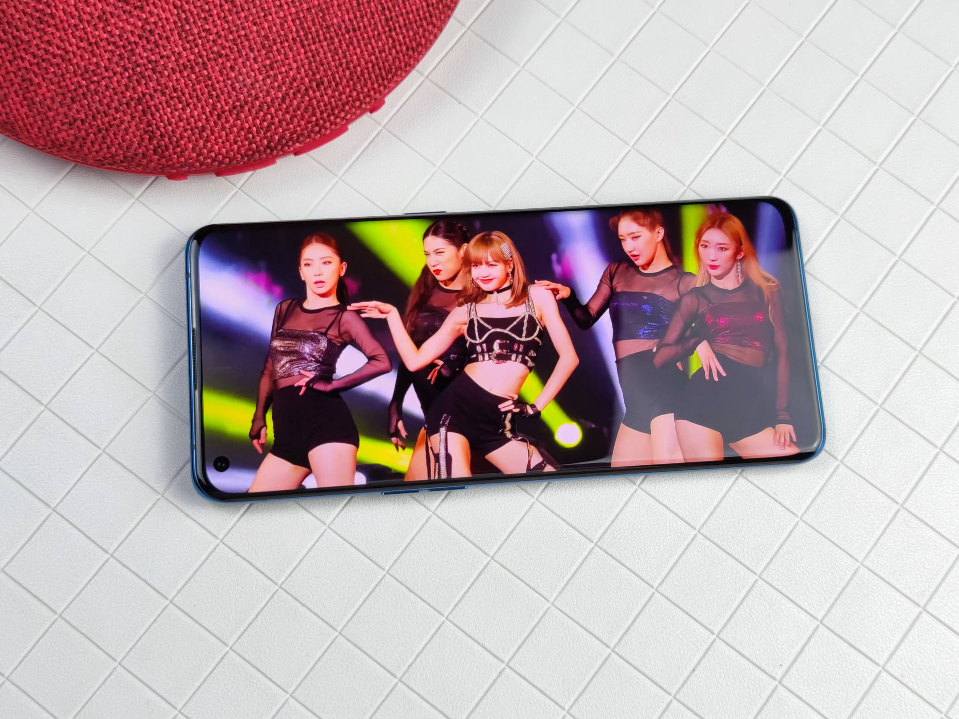 I started Find X3 Pro again after two months, the 1 billion color ...