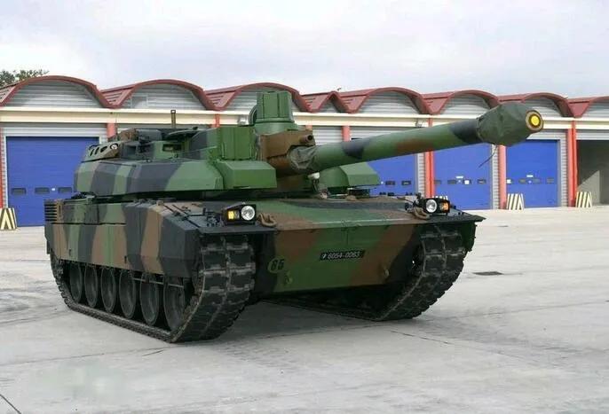 The most expensive main battle tank in the world, the French Leclerc ...