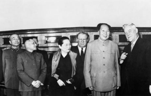 In order to facilitate Soong Ching Ling's northward journey, Deng ...