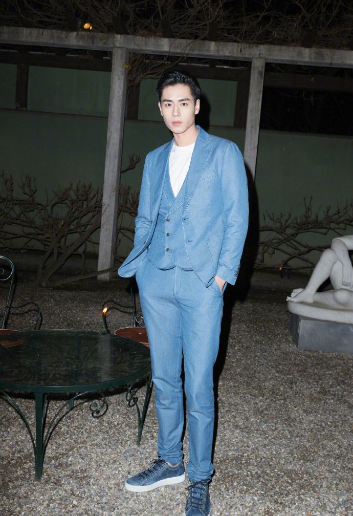 Stars like pockets, but "pockets without pockets" make people laugh ...