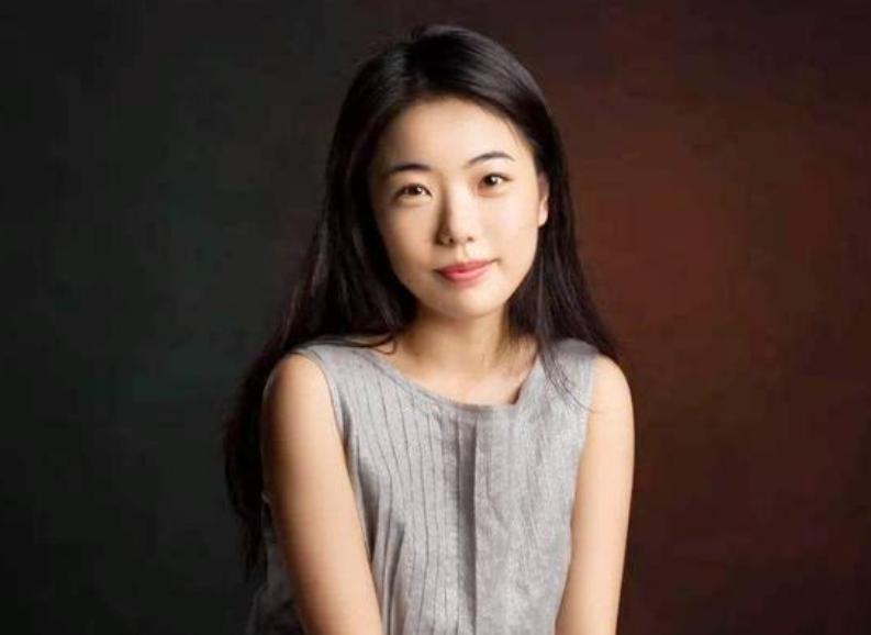 A genius girl Jiang Fangzhou: writing at the age of 7, publishing a book at the age of 9 ...