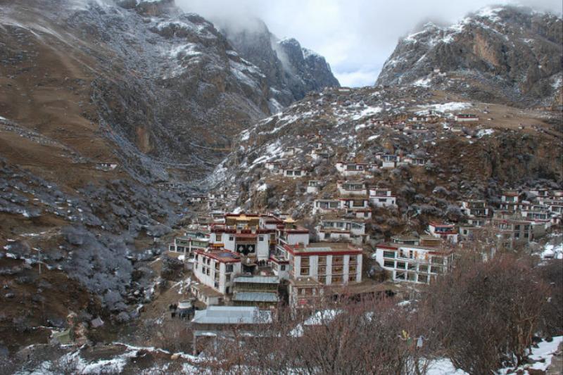 The world-class hot springs in Tibet with less tourists can relieve a ...