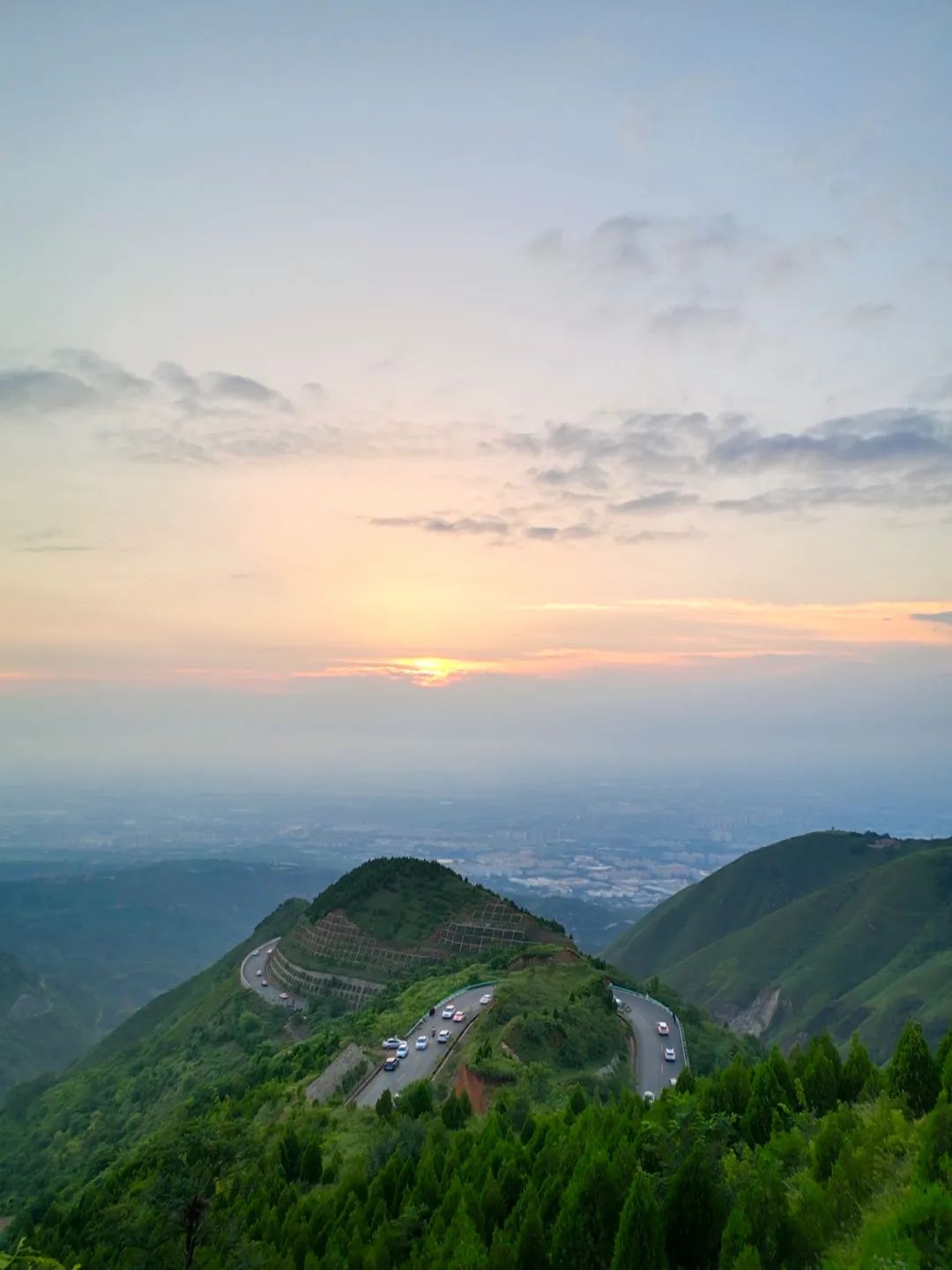 A 30-minute drive east of Xi'an is the most beautiful Lishan Panshan ...