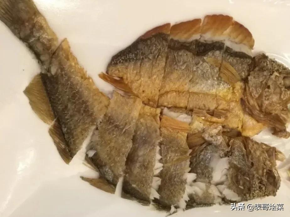 Fried yellow croaker is crispy and appetizing, no need to change the ...