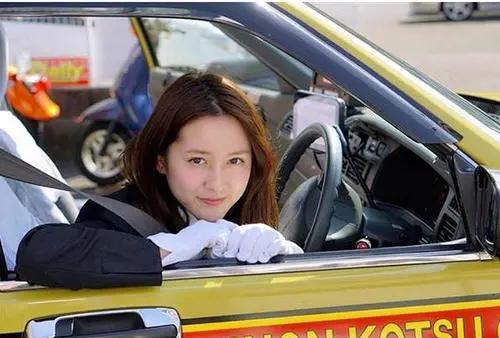 Japan's most beautiful taxi driver became popular, and she didn't want ...