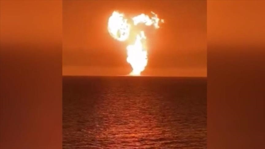 A sudden explosion on the sea: like a nuclear explosion, the mushroom ...