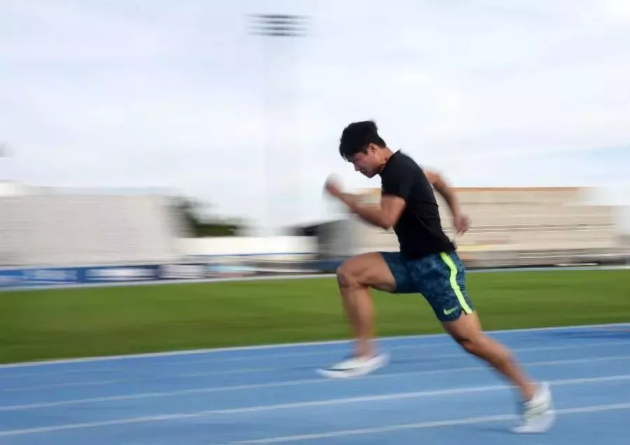 Su Bingtian ran 10 seconds into the 100m for the 7th time, the fastest ...