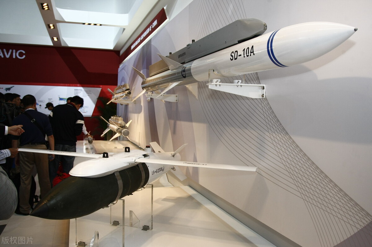 Amazing range!China's most exciting U.S. military's PL-15E air-to-air ...