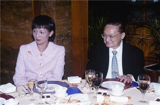 Lin Leyi: Intervened in Jin Yong's marriage at the age of 16 and forced ...
