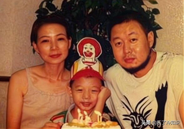 Huo Zun is beautiful enough, but his younger sister is even more ...