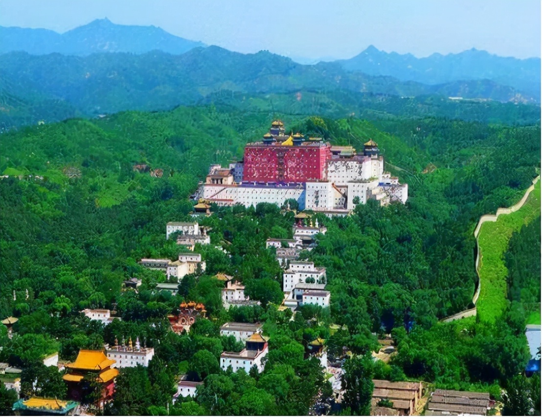 How long does it take to travel from Beijing to Chengde Mountain Resort ...