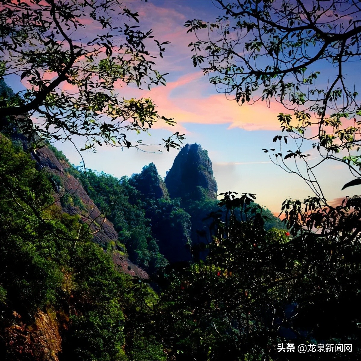 The long holiday village tour starts today, the first stop: Shangjin ...