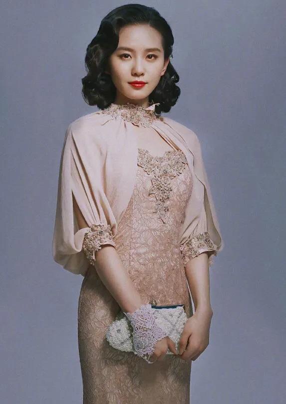 The best-looking female celebrities who wear cheongsam in the ...