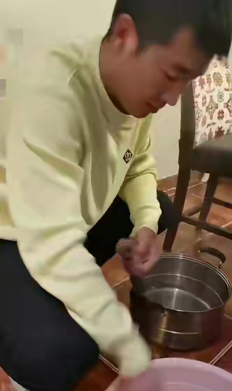 Actor Li Qingqing showed up to the hospital after suffering from cancer ...