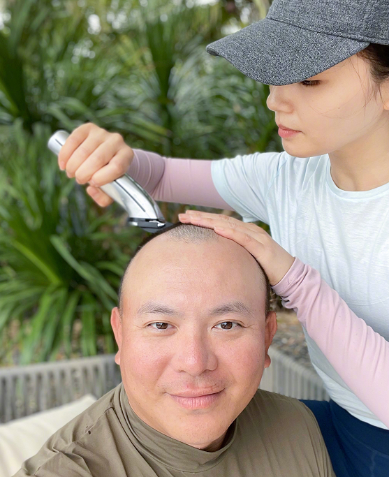 Liu Tao: On the 27th of the twelfth lunar month, he personally gave ...