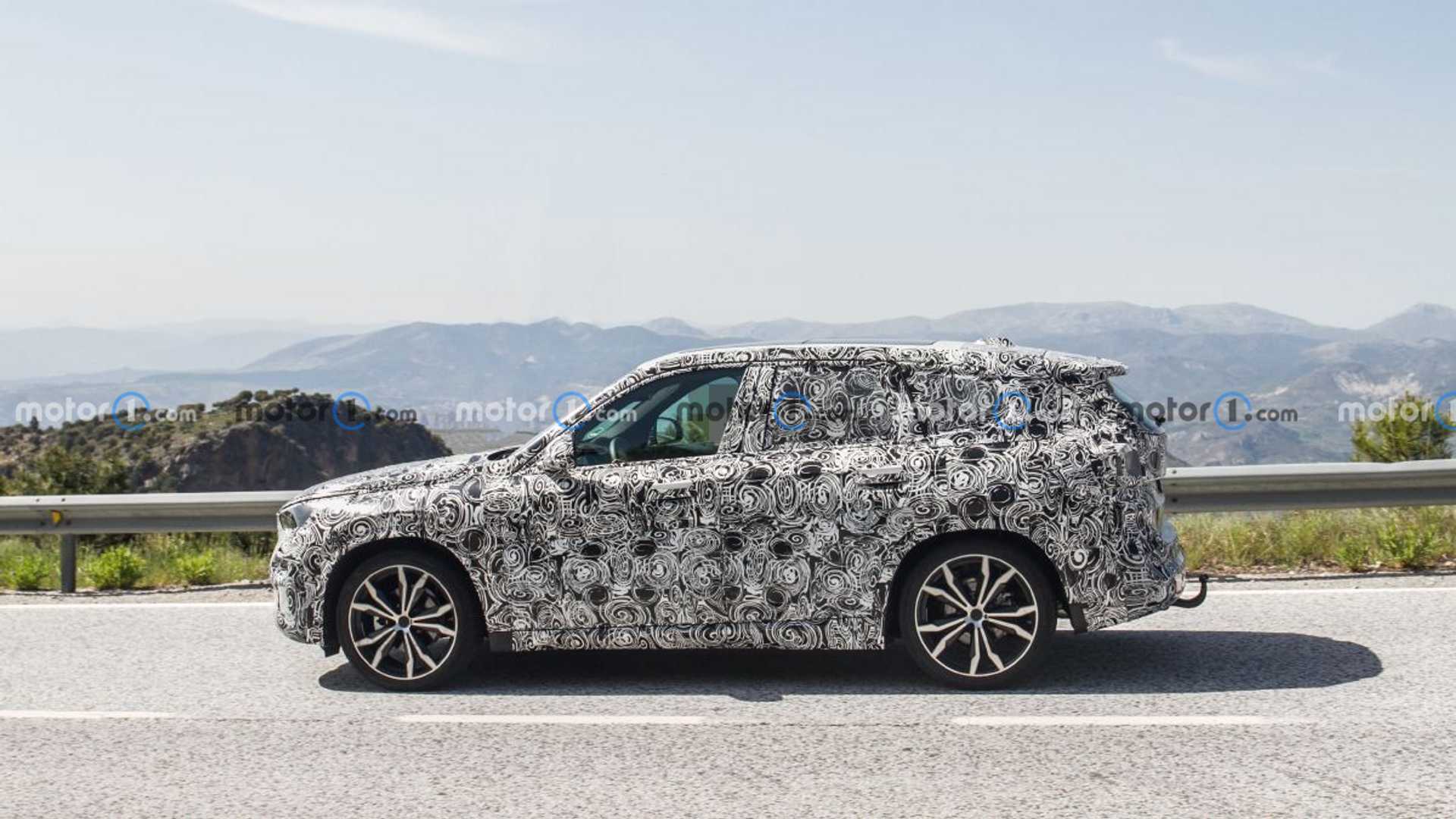 The latest spy photos of the new BMW X1 model are based on the BMW FAAR ...