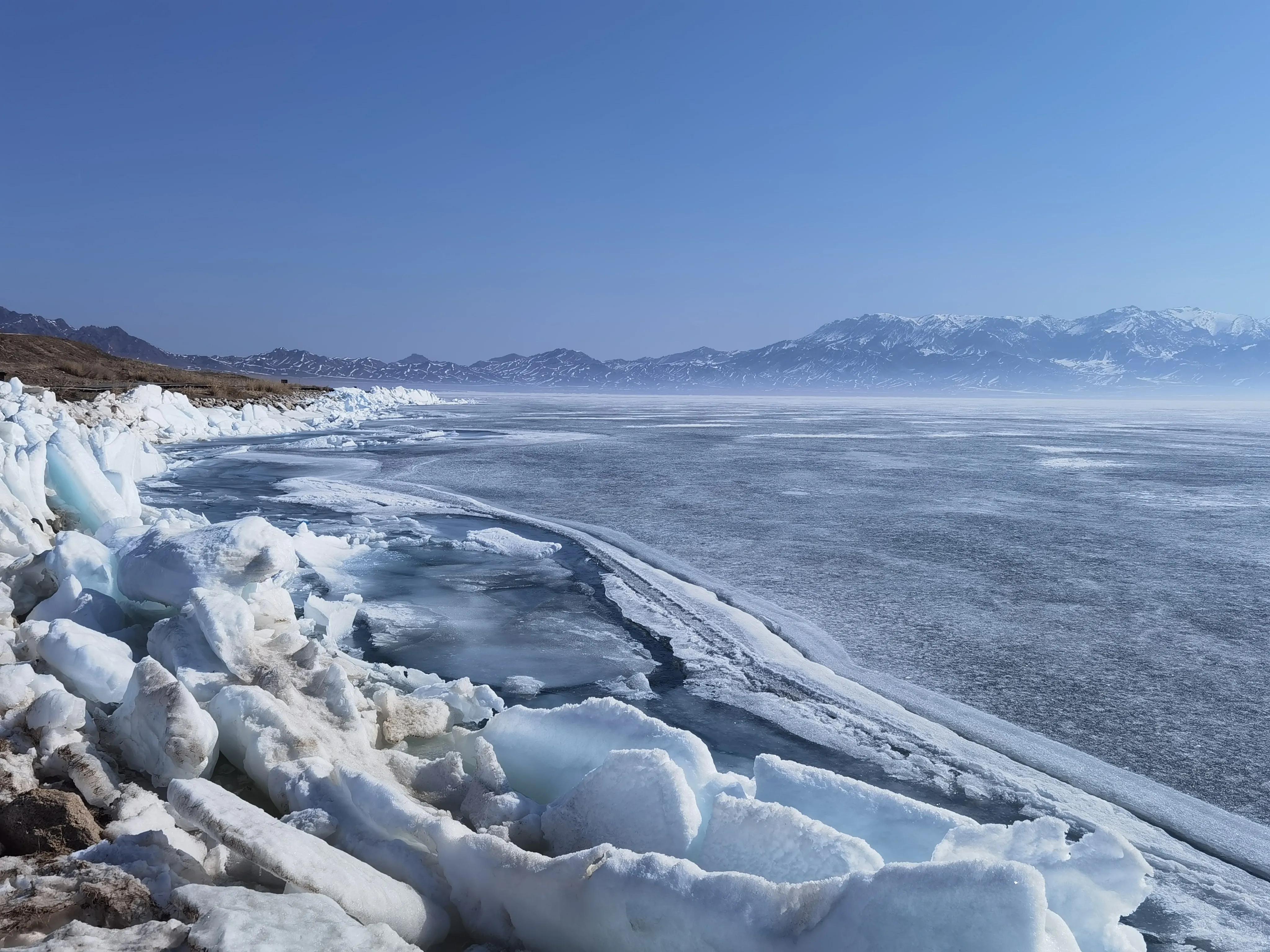 In April, go to Sailimu Lake to see the ice tsunami - iNEWS