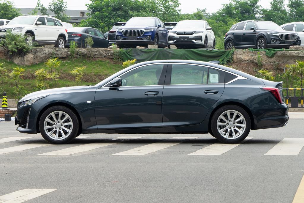 The most beautiful rear-wheel drive B-segment car Cadillac CT5 - iNEWS