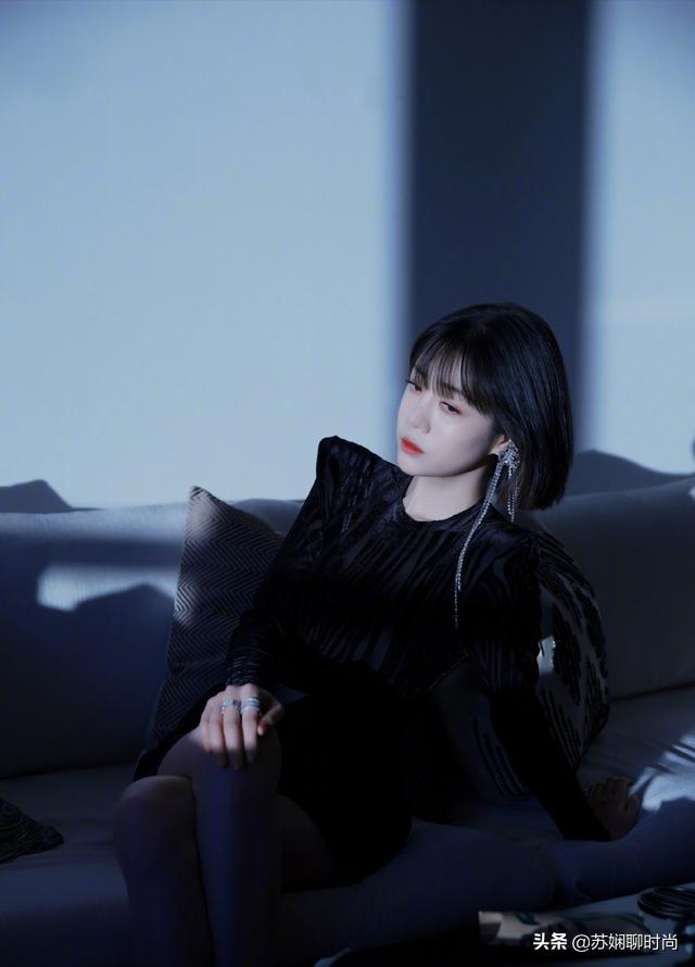 "Legs" Li Xirui has high temperament, charming and elegant in ever ...