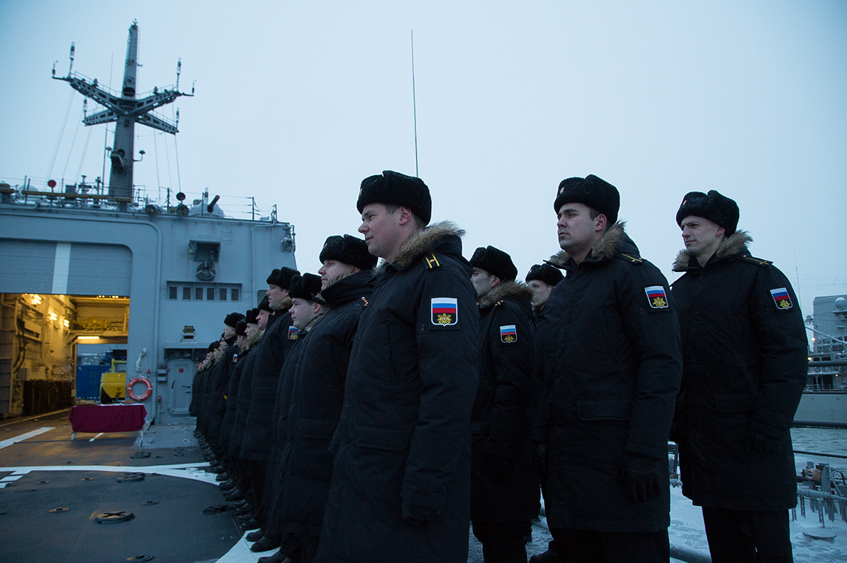 The Russian North Sea Fleet warmly welcomes the amphibious landing ship ...