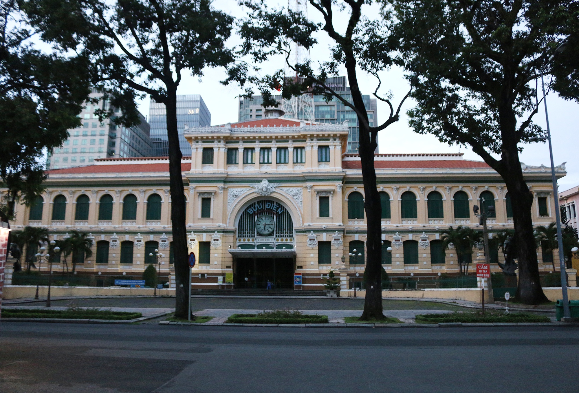 Two days after the closure of the city of Ho Chi Minh, Vietnam: the ...