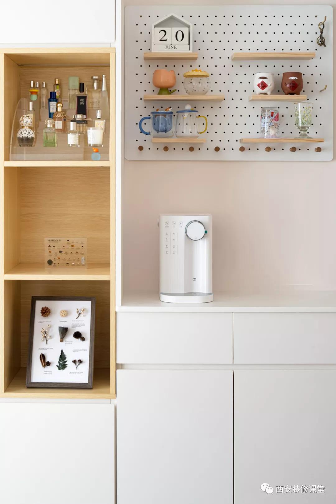 Two rooms of 85 square meters make a separate cloakroom, and the ...